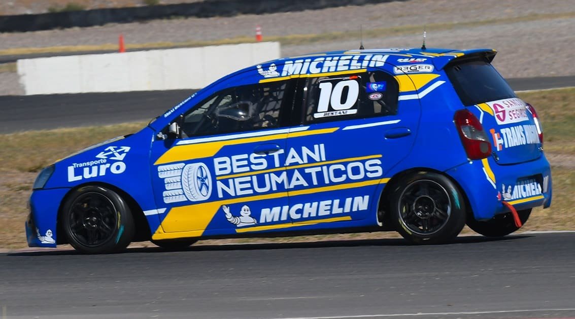 Vuelve confiado: Bestani regresa en un circuito favorito